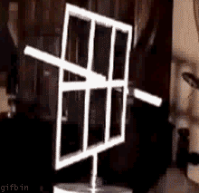 Ames' Window - Optical Illusion | Best Funny Gifs Updated Daily