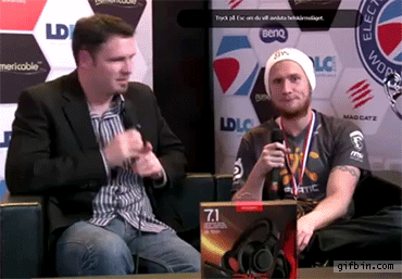 Gamer handshake fail - Full screen | Best Funny Gifs And Animated Gifs ...