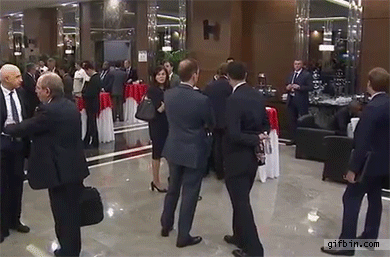 Guy Photobombs Obama-Putin Conversation At The G20 Summit | Best Funny ...